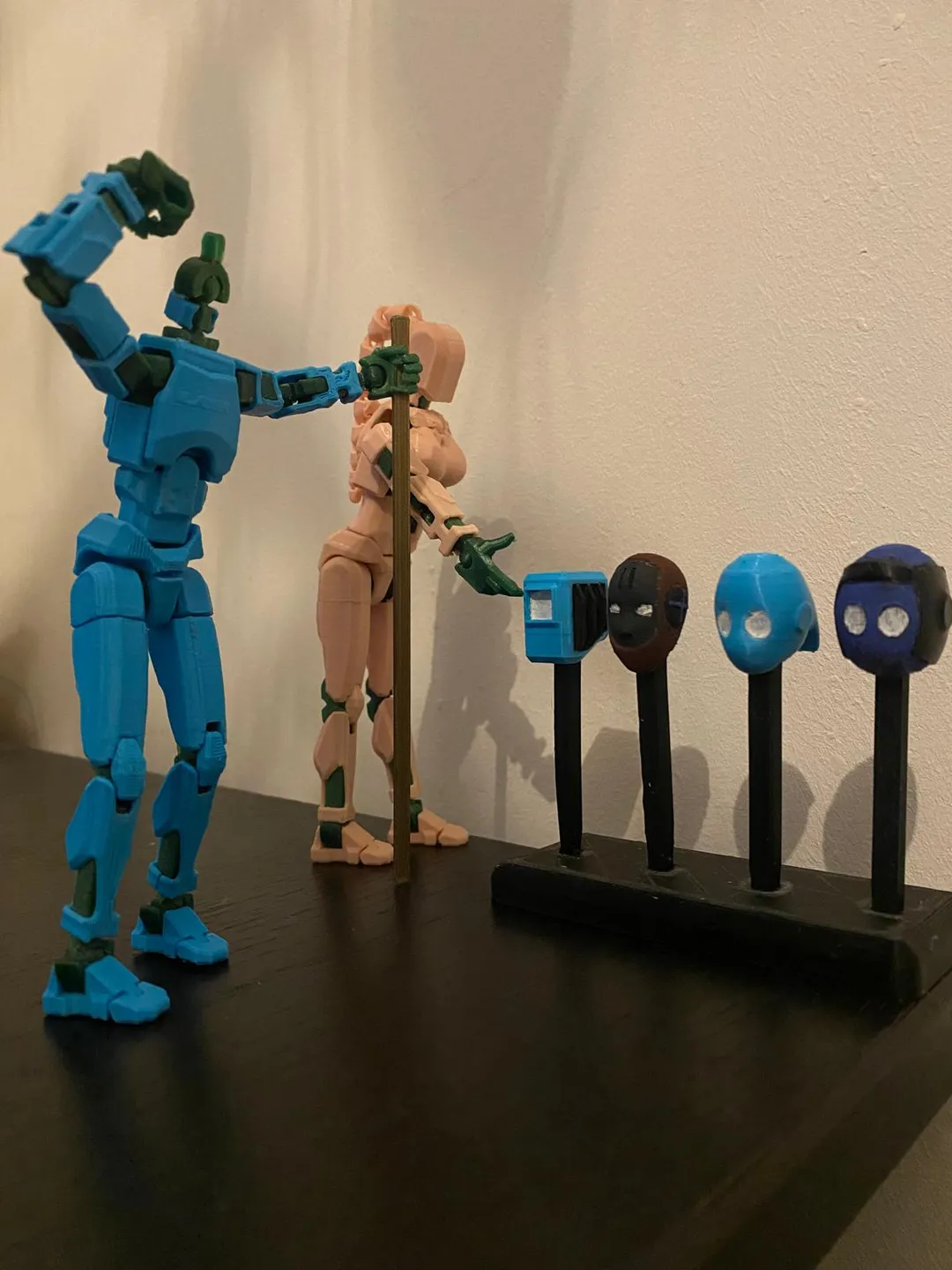Head display stand for Dummy 13 heads - DownloadFree3D.com